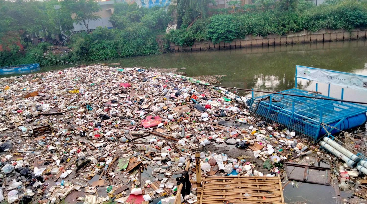 Plastic Fischer - Heroes of the Sea